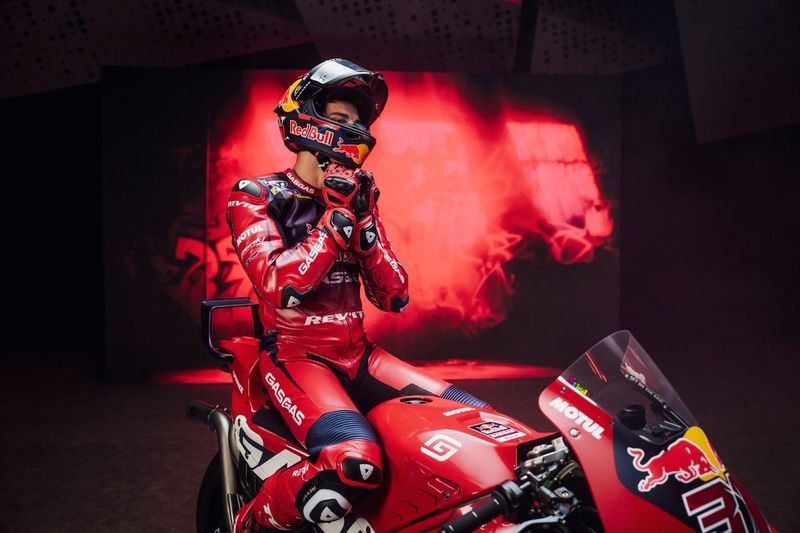 Foto's: De vernieuwde GasGas Tech3-livery vanuit alle hoeken