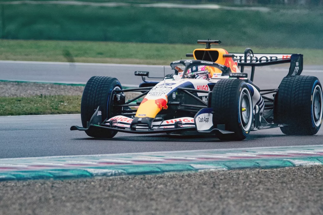 Galería: las primeras fotos del coche real de Racing Bulls para la F1 ...