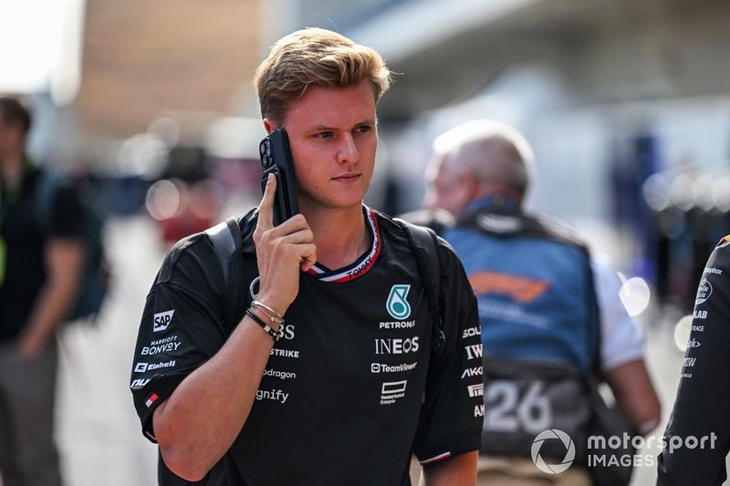 Red Bull drivers deny front bib device boosted car performance