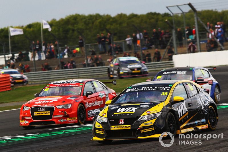 Brett Smith Perfil - Biografías, Noticias Fotos y Videos