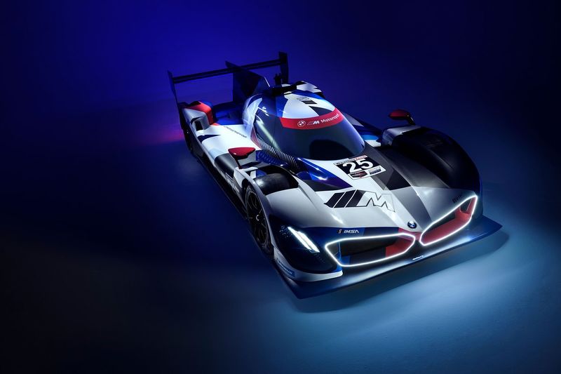 BMW reveals 2023 IMSA drivers, final LMDh race livery