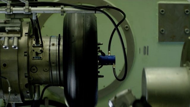 La machine Record, banc d'essai de Michelin - Vidéos MotoGP ...