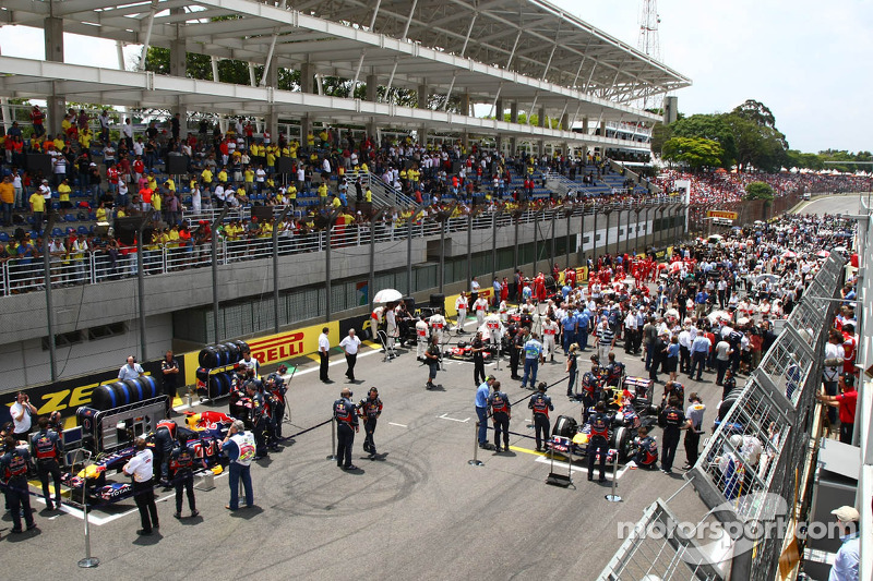 Ecclestone approves plan to move Interlagos pits