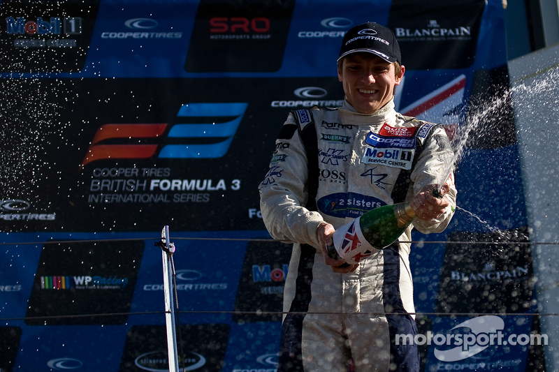 King fends off Buller for Spa win