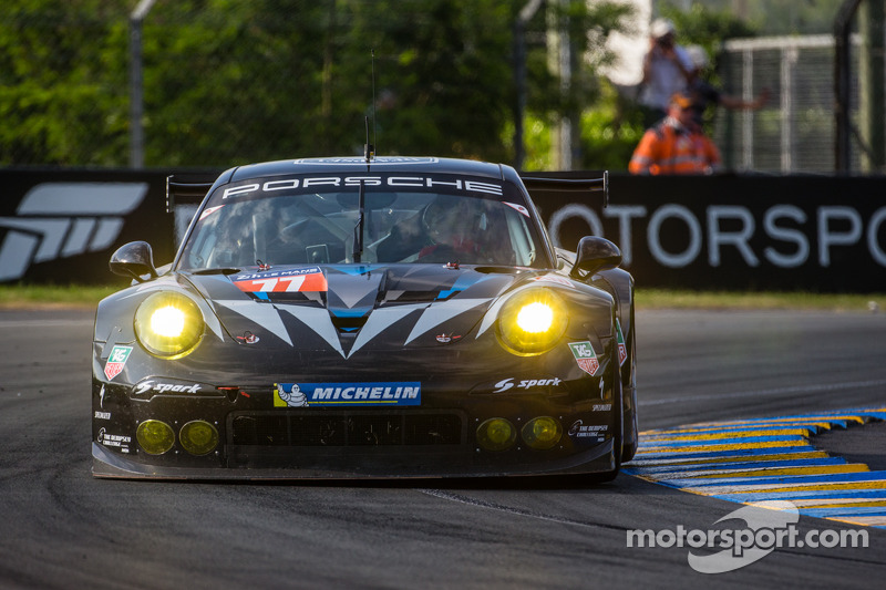 Dempsey Racing and Proton Competition top-qualifying GTE-AM Porsches at ...