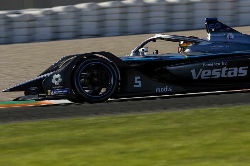 Mercedes took "massive risk" not to delay new FE powertrain