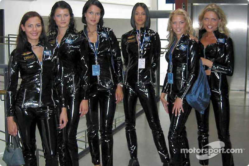 Pirelli girls at Rally Finland