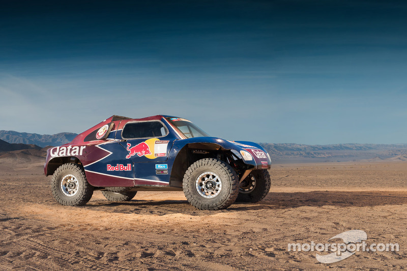 De Red Bull Rally Team buggy op Qatar Red Bull Rally Team test - Dakar ...