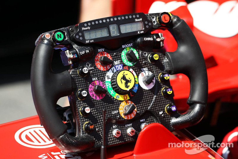 Le volant de Fernando Alonso, Ferrari F138 - Grand Prix d'Allemagne ...